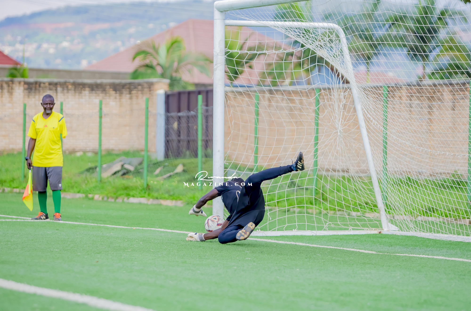 Umurenge wa Runda wegukanye igikombe mu bukangurambaga bwo kwirinda ...